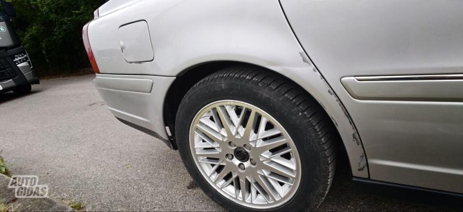 Pelēks Volvo S80 2004 Viļņa, ar dzinēja tilpumu 2.40 L un nobraukumu 231 tūkst. km par 750 €, foto 17 vietnē AUTOMOTO.COM.LV