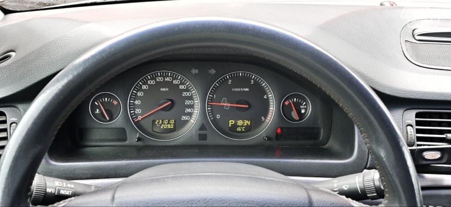 Pelēks Volvo S80 2004 Viļņa, ar dzinēja tilpumu 2.40 L un nobraukumu 231 tūkst. km par 750 €, foto 21 vietnē AUTOMOTO.COM.LV