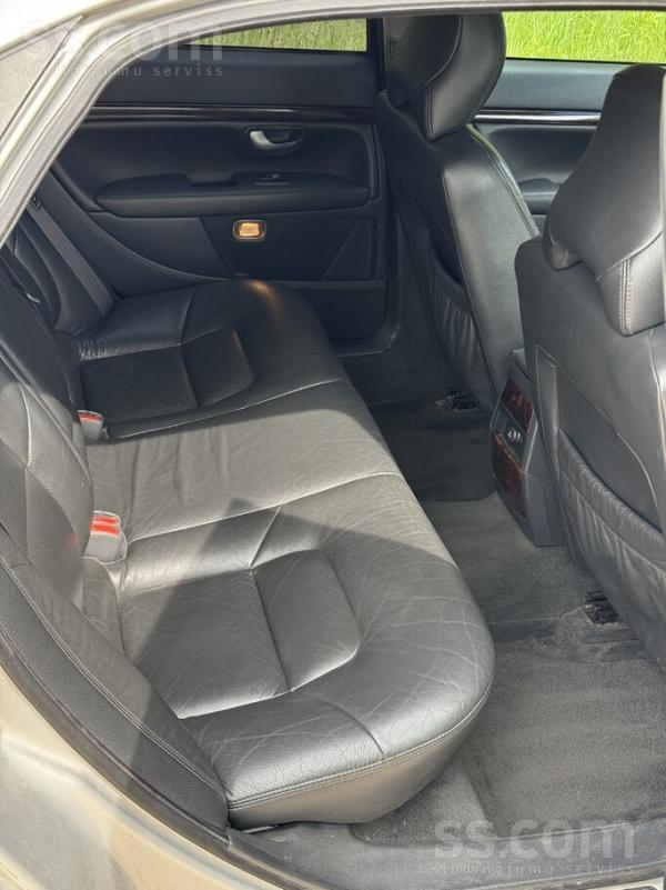 Pelēks Volvo S80 2004 Rīga, ar dzinēja tilpumu 2.40 L un nobraukumu 383 tūkst. km par 1800 €, foto 4 vietnē AUTOMOTO.COM.LV