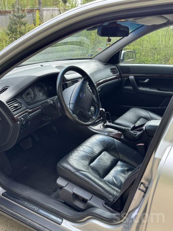 Pelēks Volvo S80 2004 Rīga, ar dzinēja tilpumu 2.40 L un nobraukumu 383 tūkst. km par 1800 €, foto 6 vietnē AUTOMOTO.COM.LV