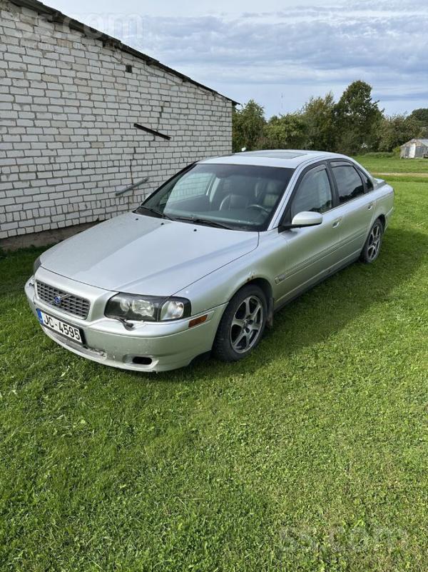Grey Volvo S80 2004 in Tukums, with an engine capacity of 2.40 L and mileage of 519 thousand km for 750 €, photo 1 on AUTOMOTO.COM.LV