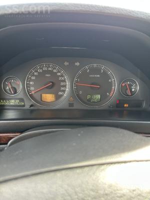 Grey Volvo S80 2004 in Tukums, with an engine capacity of 2.40 L and mileage of 519 thousand km for 750 €, photo 5 on AUTOMOTO.COM.LV