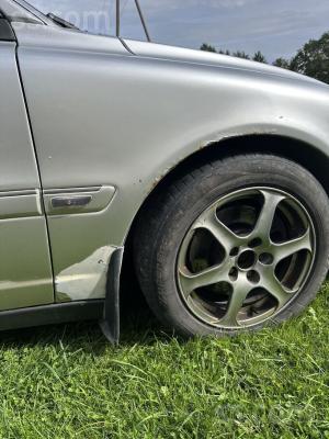 Grey Volvo S80 2004 in Tukums, with an engine capacity of 2.40 L and mileage of 519 thousand km for 750 €, photo 9 on AUTOMOTO.COM.LV