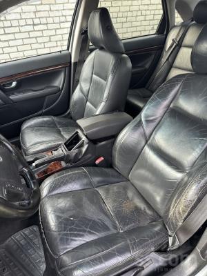 Grey Volvo S80 2004 in Tukums, with an engine capacity of 2.40 L and mileage of 519 thousand km for 750 €, photo 13 on AUTOMOTO.COM.LV