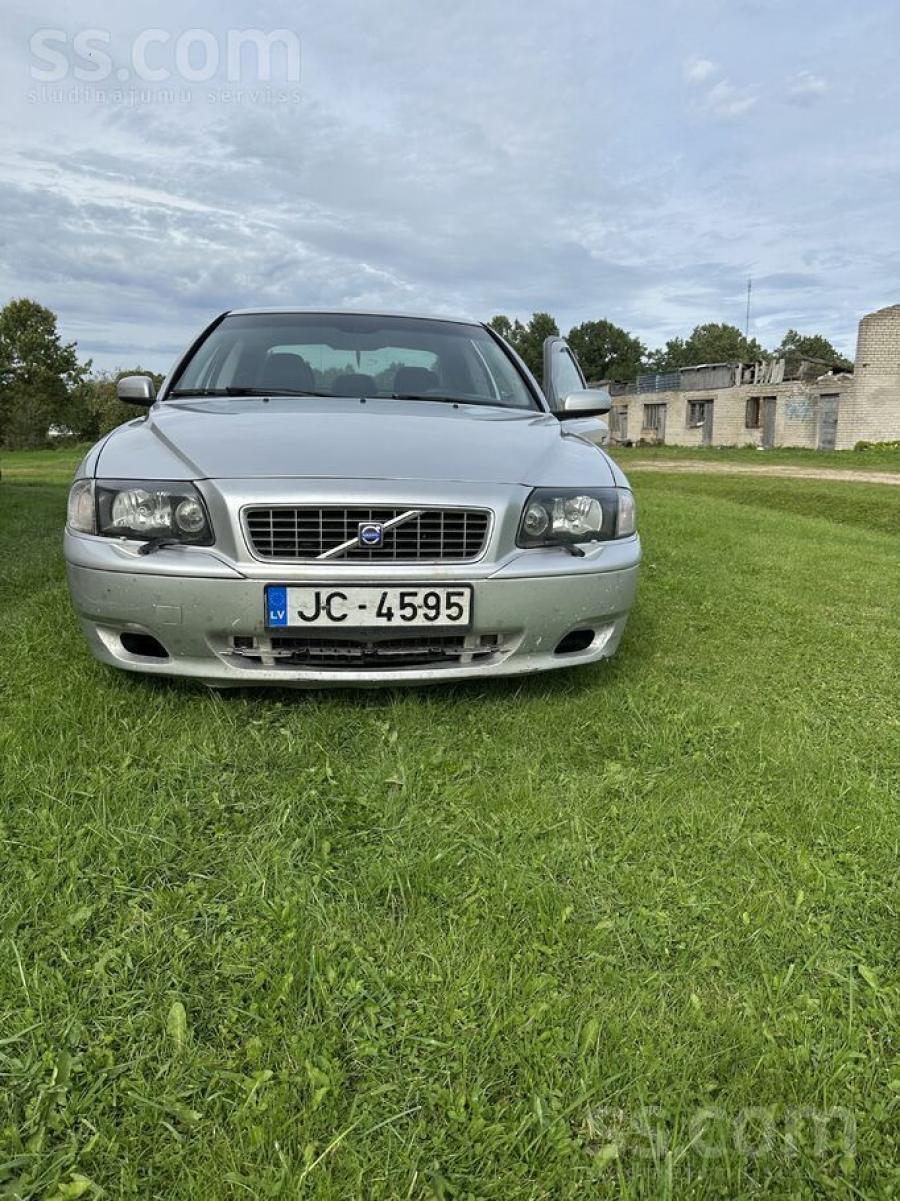 Grey Volvo S80 2004 in Tukums, with an engine capacity of 2.40 L and mileage of 519 thousand km for 750 €, photo 14 on AUTOMOTO.COM.LV