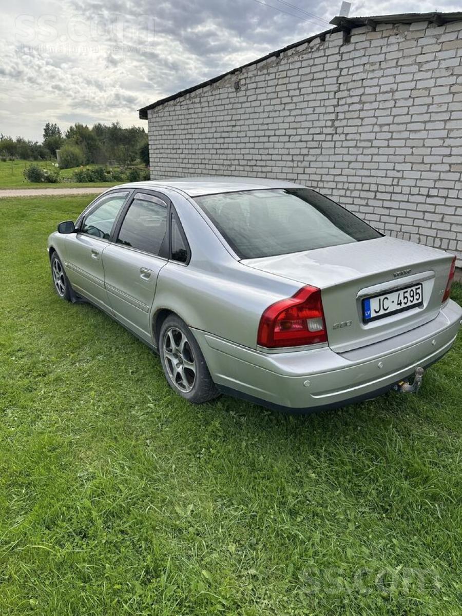 Grey Volvo S80 2004 in Tukums, with an engine capacity of 2.40 L and mileage of 519 thousand km for 750 €, photo 15 on AUTOMOTO.COM.LV