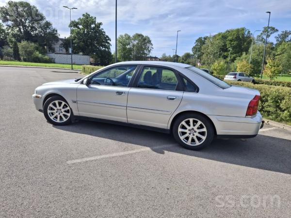 Pelēks Volvo S80 2004 Tukums, ar dzinēja tilpumu 2.40 L un nobraukumu 338 tūkst. km par 2650 €, foto 4 vietnē AUTOMOTO.COM.LV