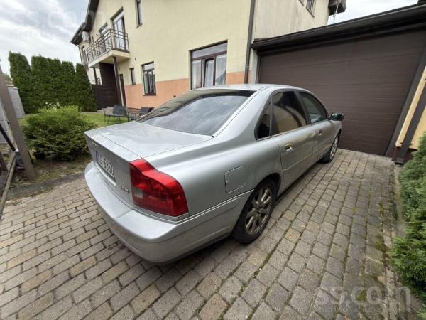 Grey Volvo S80 2004 in Riga, with an engine capacity of 2.40 L and mileage of 384 thousand km for 1800 €, photo 5 on AUTOMOTO.COM.LV
