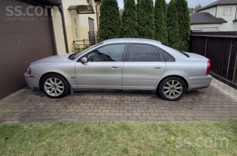 Pelēks Volvo S80 2004 Rīga, ar dzinēja tilpumu 2.40 L un nobraukumu 384 tūkst. km par 1800 €, foto 6 vietnē AUTOMOTO.COM.LV