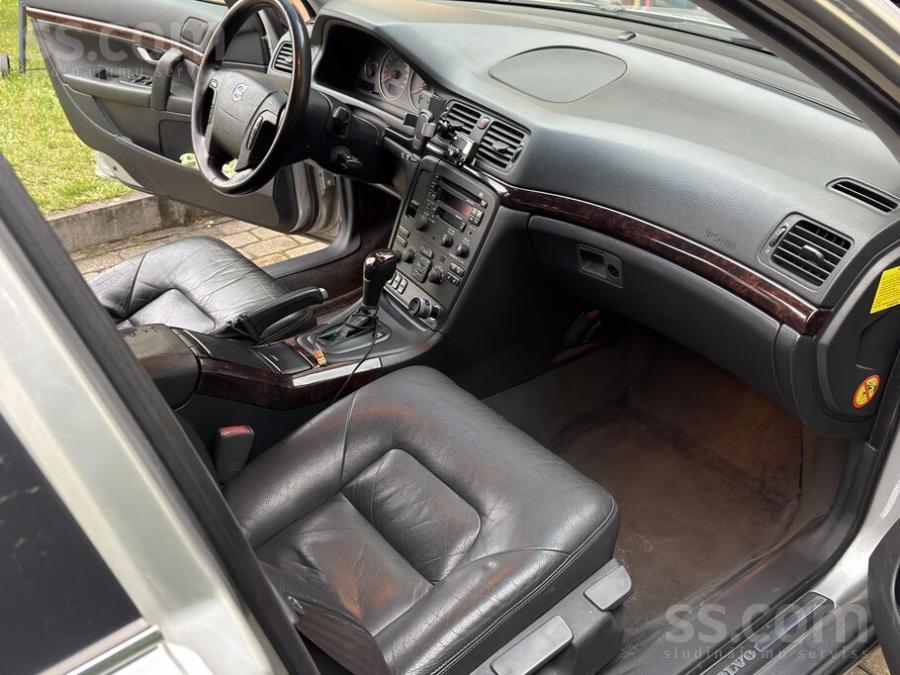 Pelēks Volvo S80 2004 Rīga, ar dzinēja tilpumu 2.40 L un nobraukumu 384 tūkst. km par 1800 €, foto 10 vietnē AUTOMOTO.COM.LV