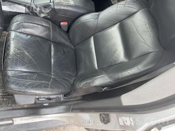 Pelēks Volvo S80 2004 Rīga, ar dzinēja tilpumu 2.40 L un nobraukumu 420 tūkst. km par 640 €, foto 3 vietnē AUTOMOTO.COM.LV