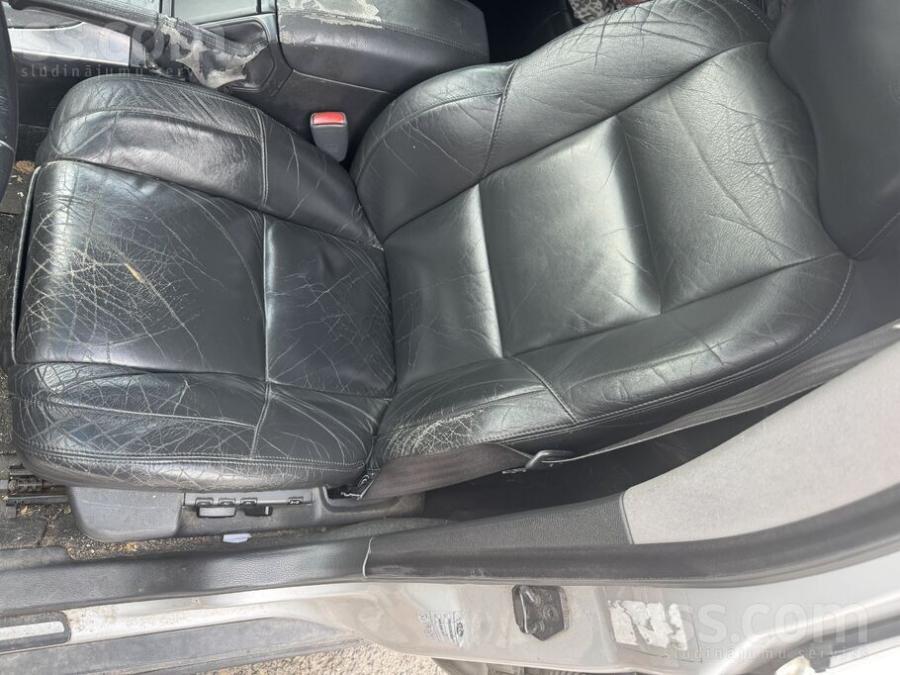 Pelēks Volvo S80 2004 Rīga, ar dzinēja tilpumu 2.40 L un nobraukumu 420 tūkst. km par 640 €, foto 3 vietnē AUTOMOTO.COM.LV
