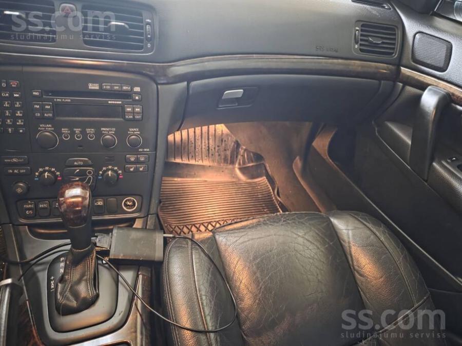 Pelēks Volvo S80 2004 Talsi, ar dzinēja tilpumu 2.90 L un nobraukumu 363 tūkst. km par 1900 €, foto 12 vietnē AUTOMOTO.COM.LV