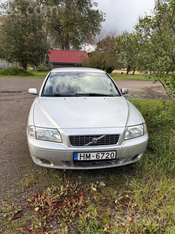 Grey Volvo S80 2004 in Riga, with an engine capacity of 2.40 L and mileage of 320 thousand km for 1300 €, photo 4 on AUTOMOTO.COM.LV