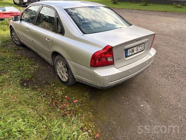 Grey Volvo S80 2004 in Riga, with an engine capacity of 2.40 L and mileage of 320 thousand km for 1300 €, photo 5 on AUTOMOTO.COM.LV