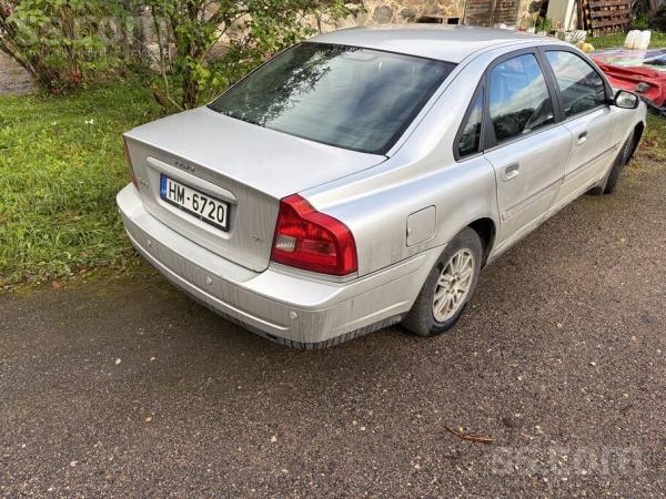 Grey Volvo S80 2004 in Riga, with an engine capacity of 2.40 L and mileage of 320 thousand km for 1300 €, photo 6 on AUTOMOTO.COM.LV