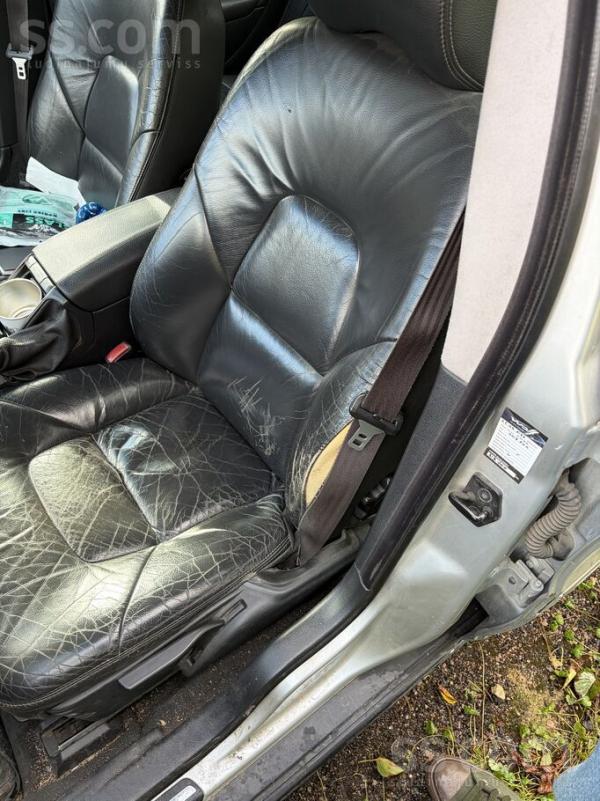 Grey Volvo S80 2004 in Riga, with an engine capacity of 2.40 L and mileage of 320 thousand km for 1300 €, photo 10 on AUTOMOTO.COM.LV