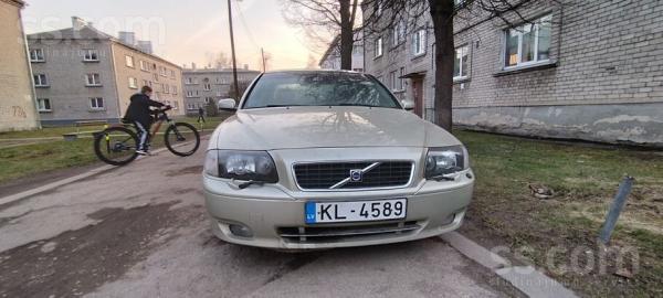 Grey Volvo S80 2005 in Riga, with an engine capacity of 2.40 L and mileage of 321 thousand km for 1500 €, photo 5 on AUTOMOTO.COM.LV