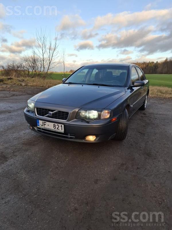 Grey Volvo S80 2005 in Jelgava, with an engine capacity of 2.40 L and mileage of 357 thousand km for 1700 €, photo 1 on AUTOMOTO.COM.LV