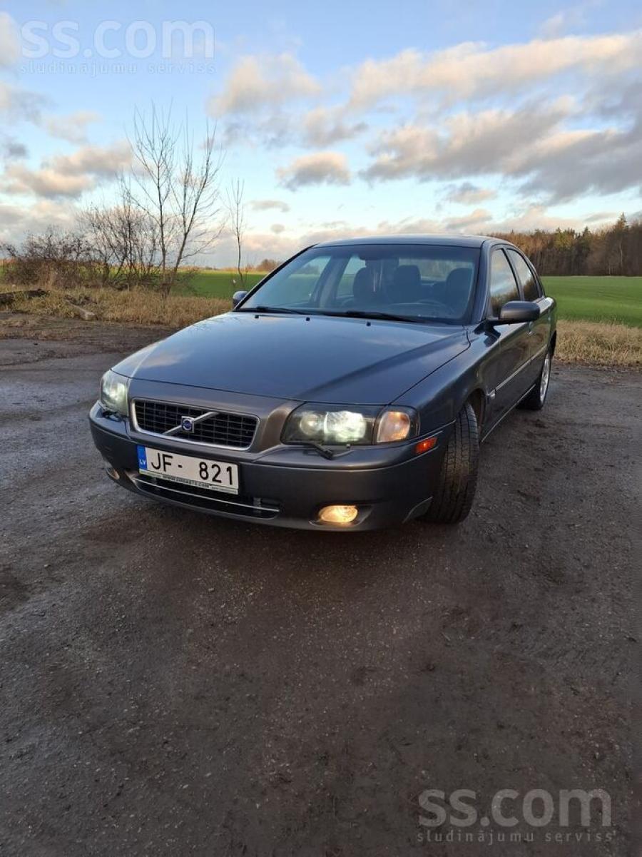 Grey Volvo S80 2005 in Jelgava, with an engine capacity of 2.40 L and mileage of 357 thousand km for 1700 €, photo 1 on AUTOMOTO.COM.LV