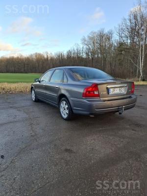 Grey Volvo S80 2005 in Jelgava, with an engine capacity of 2.40 L and mileage of 357 thousand km for 1700 €, photo 3 on AUTOMOTO.COM.LV