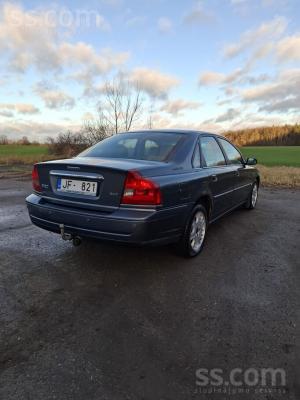 Grey Volvo S80 2005 in Jelgava, with an engine capacity of 2.40 L and mileage of 357 thousand km for 1700 €, photo 4 on AUTOMOTO.COM.LV