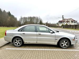 Grey Volvo S80 2005 in Vilnius, with an engine capacity of 2.40 L and mileage of 440 thousand km for 1300 €, photo 5 on AUTOMOTO.COM.LV
