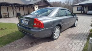 Pelēks Volvo S80 2005 Veru, ar dzinēja tilpumu 2.40 L un nobraukumu 331 tūkst. km par 5400 €, foto 3 vietnē AUTOMOTO.COM.LV
