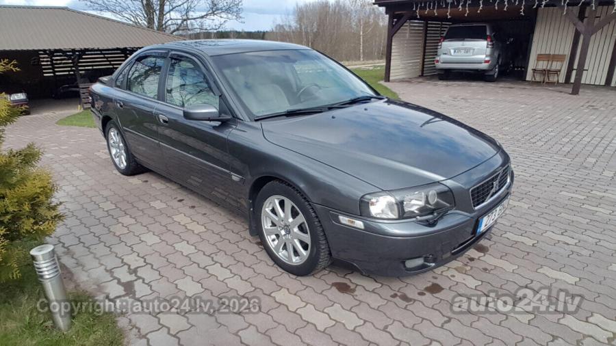 Pelēks Volvo S80 2005 Veru, ar dzinēja tilpumu 2.40 L un nobraukumu 331 tūkst. km par 5400 €, foto 4 vietnē AUTOMOTO.COM.LV