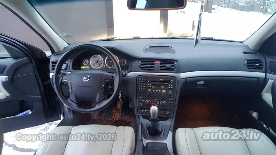 Pelēks Volvo S80 2005 Veru, ar dzinēja tilpumu 2.40 L un nobraukumu 331 tūkst. km par 5400 €, foto 10 vietnē AUTOMOTO.COM.LV