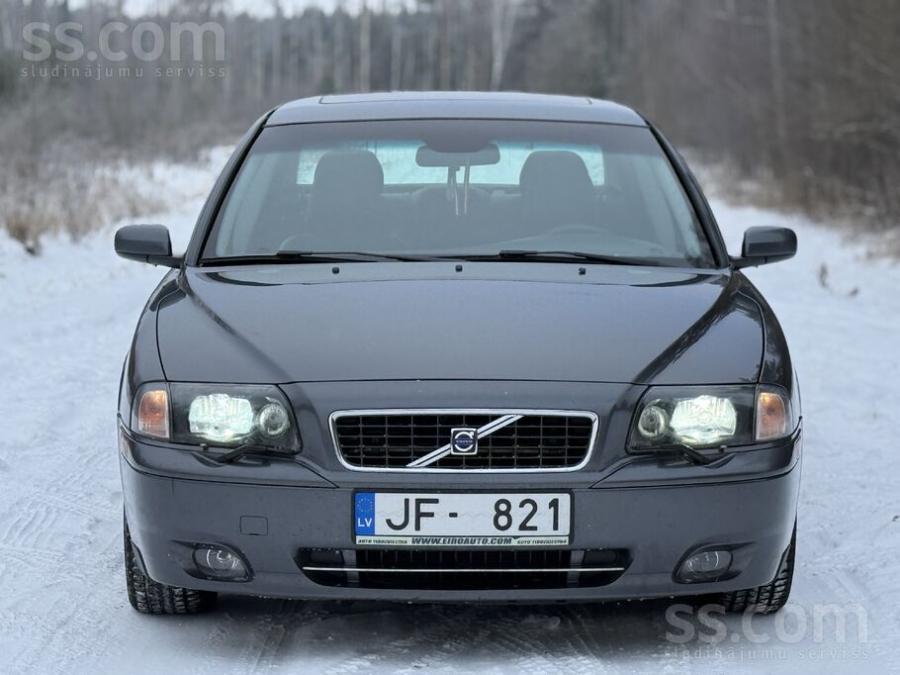 Pelēks Volvo S80 2005 Jelgava, ar dzinēja tilpumu 2.40 L un nobraukumu 357 tūkst. km par 1350 €, foto 1 vietnē AUTOMOTO.COM.LV