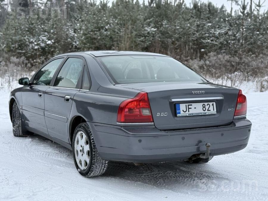 Pelēks Volvo S80 2005 Jelgava, ar dzinēja tilpumu 2.40 L un nobraukumu 357 tūkst. km par 1350 €, foto 4 vietnē AUTOMOTO.COM.LV