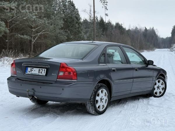 Grey Volvo S80 2005 in Jelgava, with an engine capacity of 2.40 L and mileage of 357 thousand km for 1350 €, photo 5 on AUTOMOTO.COM.LV