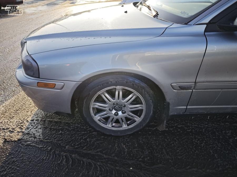 Grey Volvo S80 2005 in Kaunas, with an engine capacity of 2.50 L and mileage of 255 thousand km for 1000 €, photo 15 on AUTOMOTO.COM.LV
