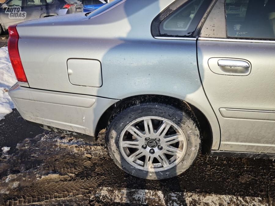 Grey Volvo S80 2005 in Kaunas, with an engine capacity of 2.50 L and mileage of 255 thousand km for 1000 €, photo 16 on AUTOMOTO.COM.LV