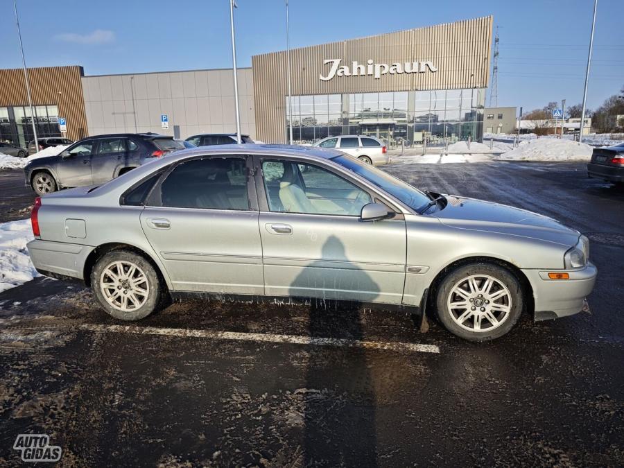 Grey Volvo S80 2005 in Kaunas, with an engine capacity of 2.50 L and mileage of 255 thousand km for 1000 €, photo 21 on AUTOMOTO.COM.LV
