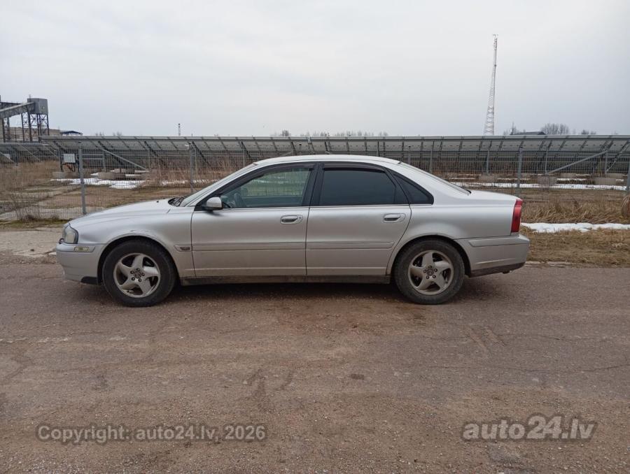 Grey Volvo S80 2005 in Narva, with an engine capacity of 2.40 L and mileage of 538 thousand km for 1900 €, photo 3 on AUTOMOTO.COM.LV