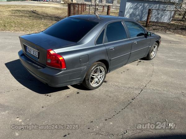 Pelēks Volvo S80 2005 Tallina, ar dzinēja tilpumu 2.40 L un nobraukumu 0 tūkst. km par 2000 €, foto 3 vietnē AUTOMOTO.COM.LV