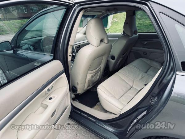 Pelēks Volvo S80 2005 Tallina, ar dzinēja tilpumu 2.40 L un nobraukumu 450 tūkst. km par 2990 €, foto 9 vietnē AUTOMOTO.COM.LV
