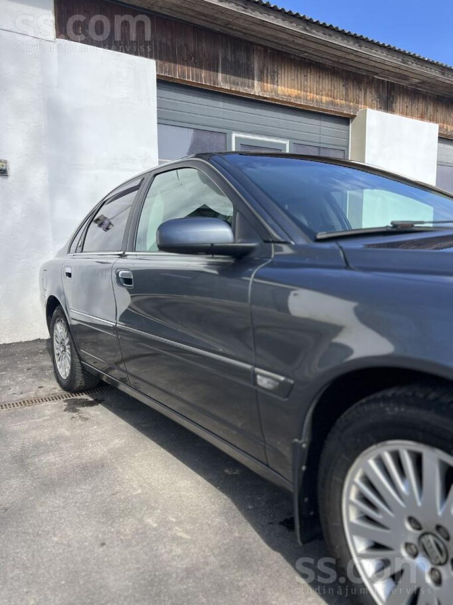 Grey Volvo S80 2005 in Aluksne, with an engine capacity of 3.00 L and mileage of 521 thousand km for 1699 €, photo 5 on AUTOMOTO.COM.LV