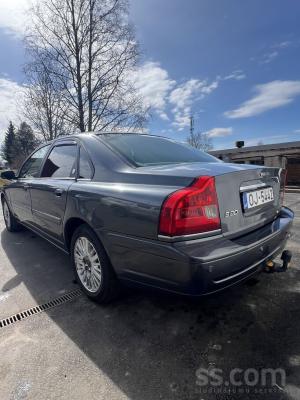 Grey Volvo S80 2005 in Aluksne, with an engine capacity of 3.00 L and mileage of 521 thousand km for 1699 €, photo 8 on AUTOMOTO.COM.LV