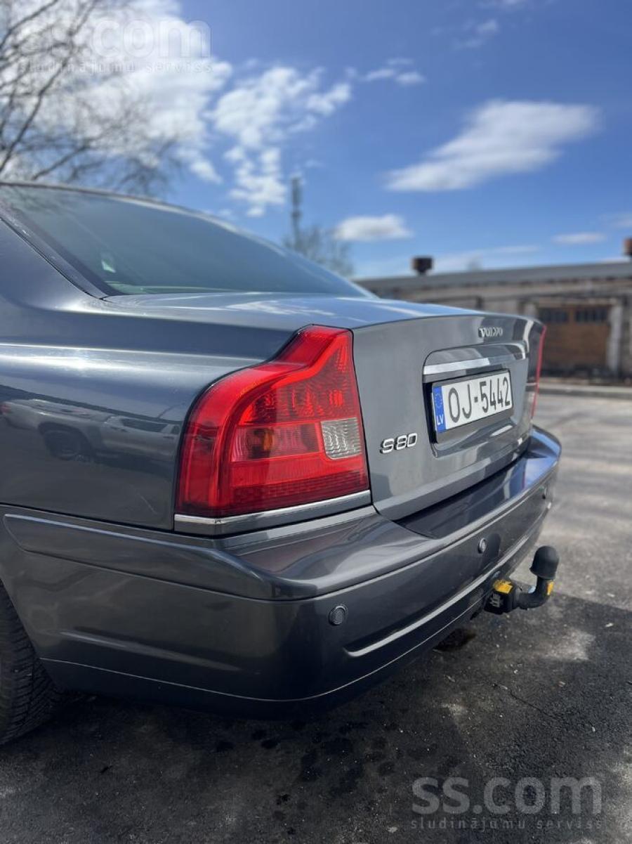 Grey Volvo S80 2005 in Aluksne, with an engine capacity of 3.00 L and mileage of 521 thousand km for 1699 €, photo 9 on AUTOMOTO.COM.LV