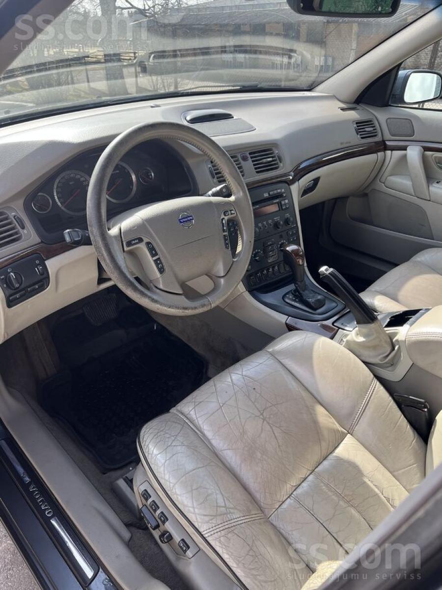 Grey Volvo S80 2005 in Aluksne, with an engine capacity of 3.00 L and mileage of 521 thousand km for 1699 €, photo 10 on AUTOMOTO.COM.LV