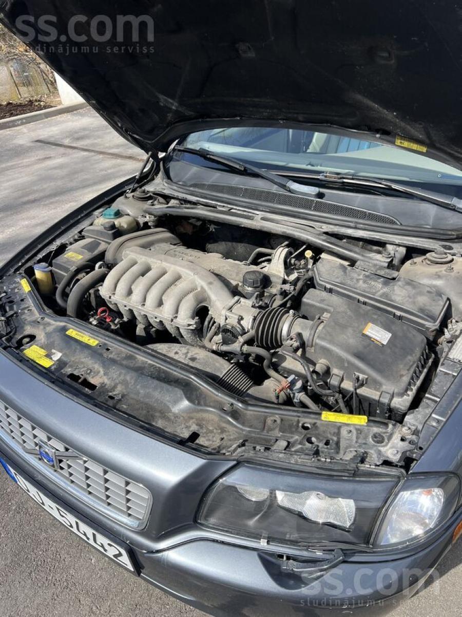 Grey Volvo S80 2005 in Aluksne, with an engine capacity of 3.00 L and mileage of 521 thousand km for 1699 €, photo 15 on AUTOMOTO.COM.LV