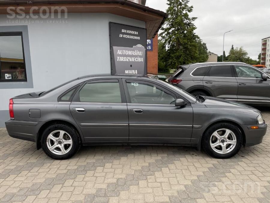 Grey Volvo S80 2005 in Talsi, with an engine capacity of 2.40 L and mileage of 377 thousand km for 1400 €, photo 3 on AUTOMOTO.COM.LV