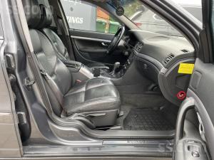 Grey Volvo S80 2005 in Talsi, with an engine capacity of 2.40 L and mileage of 377 thousand km for 1400 €, photo 9 on AUTOMOTO.COM.LV