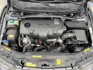 Grey Volvo S80 2005 in Talsi, with an engine capacity of 2.40 L and mileage of 377 thousand km for 1400 €, photo 11 on AUTOMOTO.COM.LV