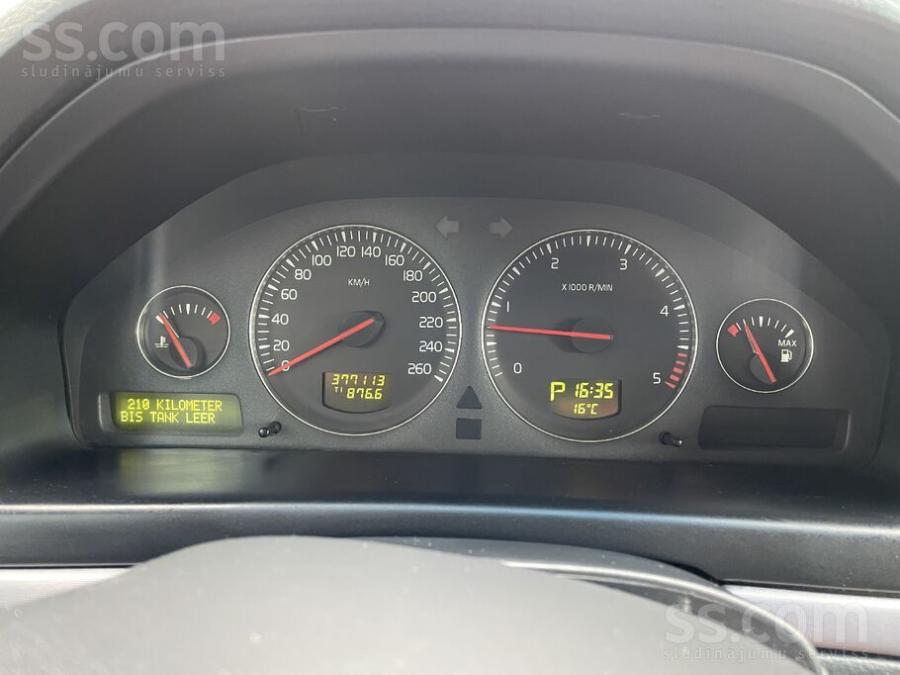 Grey Volvo S80 2005 in Talsi, with an engine capacity of 2.40 L and mileage of 377 thousand km for 1400 €, photo 14 on AUTOMOTO.COM.LV