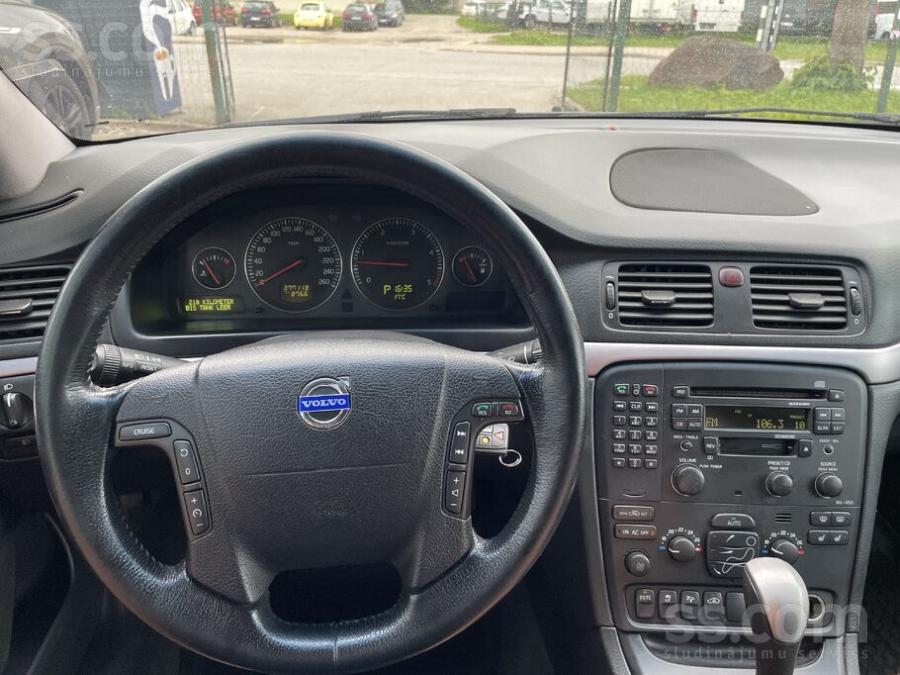 Grey Volvo S80 2005 in Talsi, with an engine capacity of 2.40 L and mileage of 377 thousand km for 1400 €, photo 16 on AUTOMOTO.COM.LV