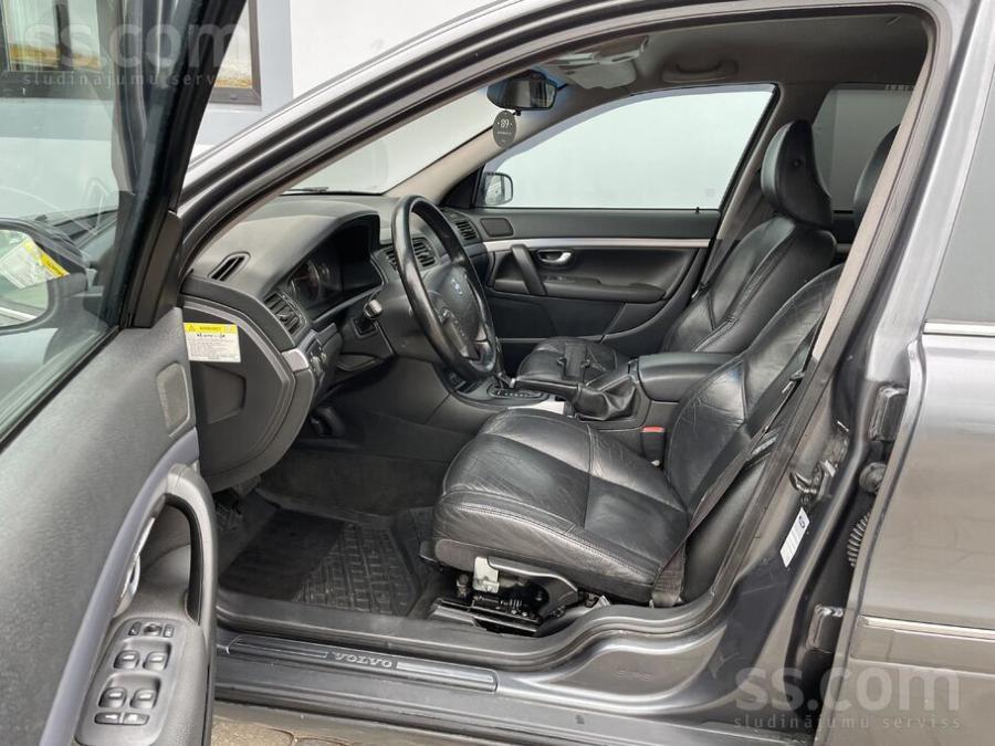 Grey Volvo S80 2005 in Talsi, with an engine capacity of 2.40 L and mileage of 377 thousand km for 1400 €, photo 20 on AUTOMOTO.COM.LV